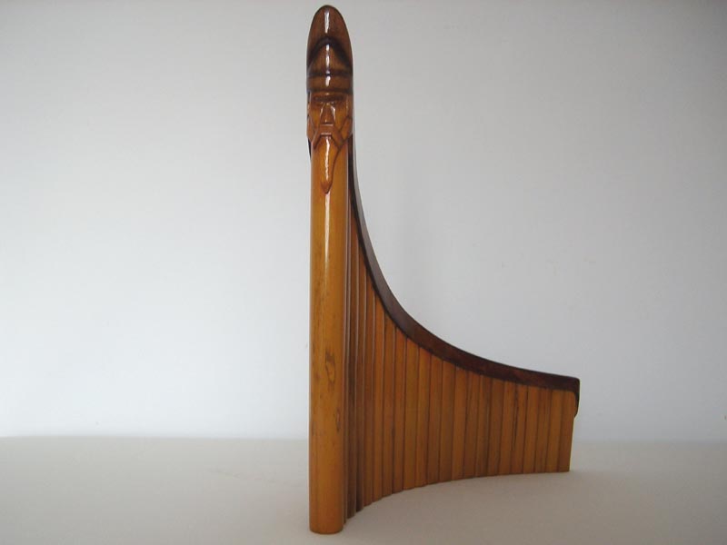 Produzione artigianale di flauti di Pan professionali